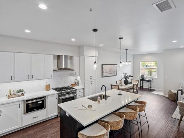 1046 E 4th Ave, Post Falls, ID 83854