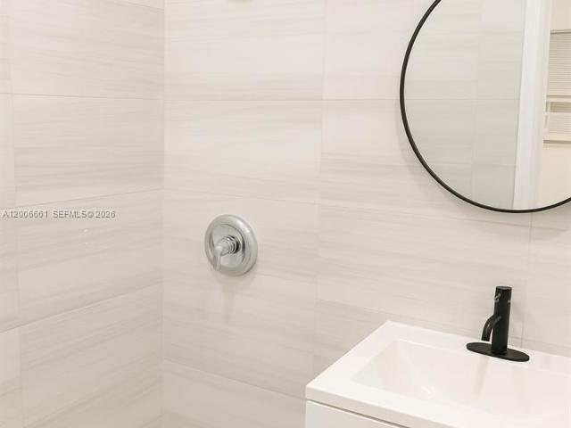 1046 Foster Rd, Hallandale Beach, FL 33009 | MLS #A12006