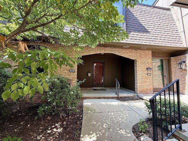 1046 Greenhills Dr, Ann Arbor, MI 48105