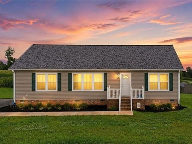 1046 Herberts Dr, Yadkinville, NC 27055