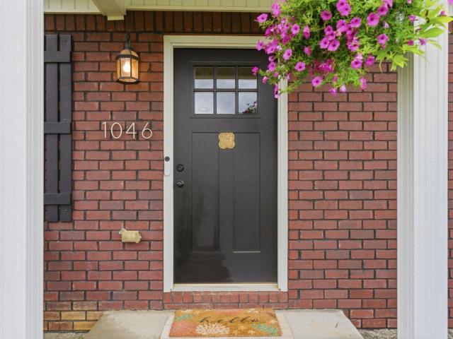 1046 Rainbow Way