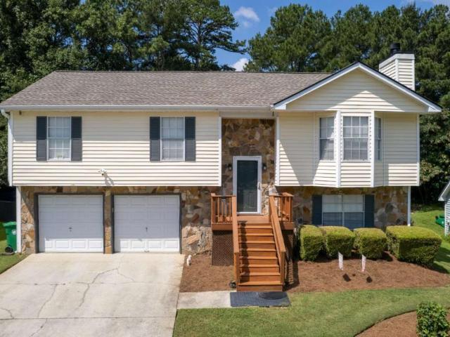 1046 Redan Trace