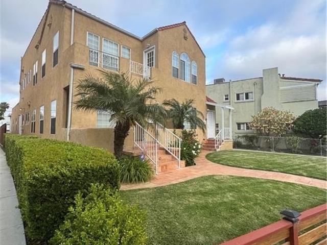 1046 S Citrus Avenue