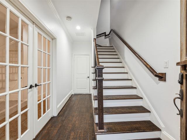 1046 W 23rd Street J