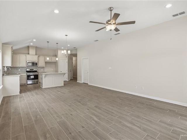 1046 W Star Flower Street