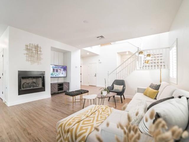 10470 Sky Gate St, Las Vegas, NV 89178