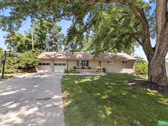 10472 Wright Cir, Omaha, NE 68124