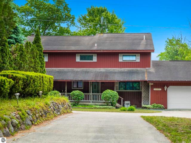 10477 NE Black Bear Road
