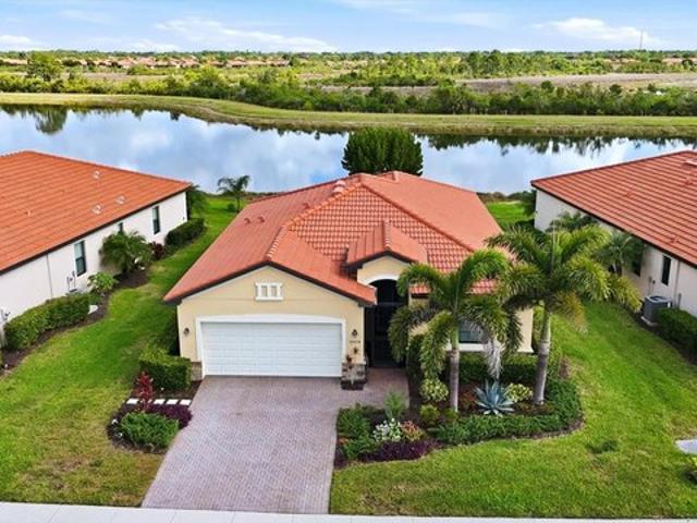 10474 Medjool Dr, Venice, FL 34293