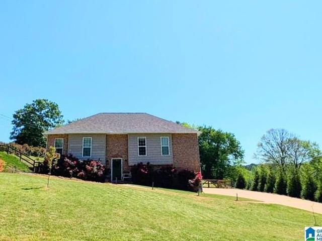 1047 Meadows Ln, Moody, AL 35004