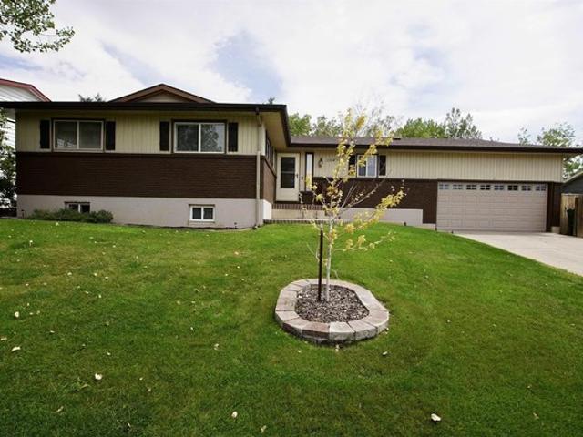 1047 Durango Dr, Douglas, WY 82633