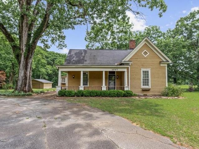 1047 Dixie Rd, Covington, GA 30014