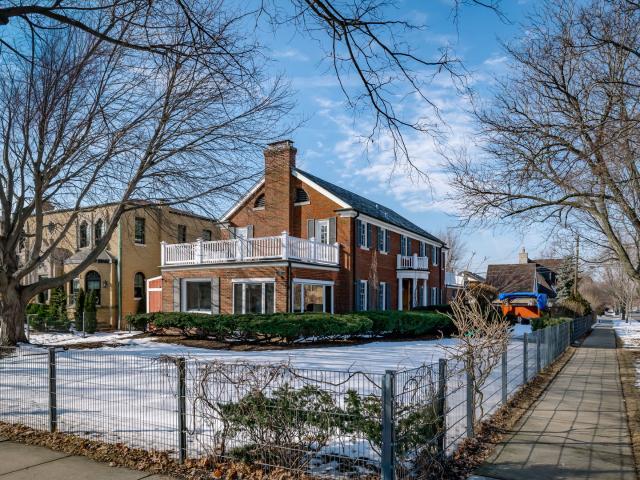 1047 fair oaks avenue