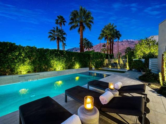 1047 Hunter Dr, Palm Springs, CA 92262