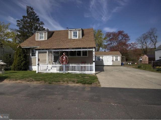 1047 Harrison St, Bristol, PA 19007