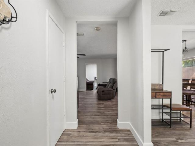 1047 Westlake Drive