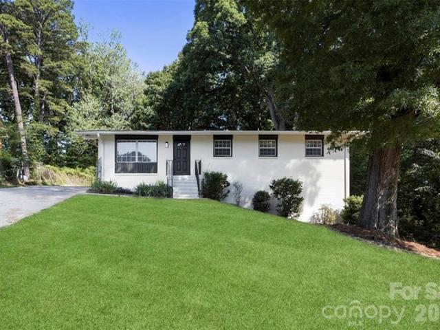 1047 White Plains Rd, Charlotte, NC 28213