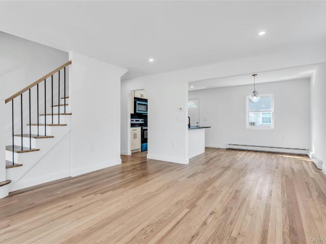1047 Windermere Road