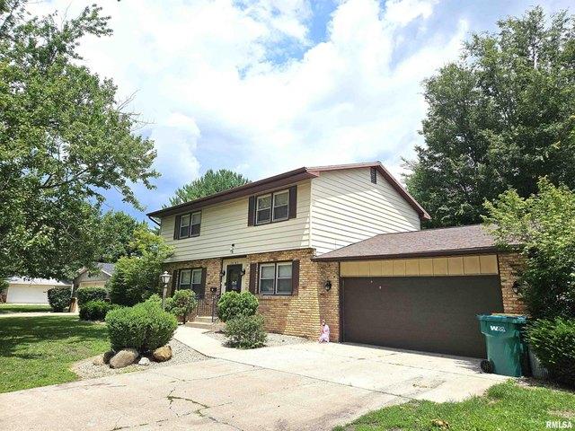 1047 Woodbine Cir E, Galesburg, IL 61401