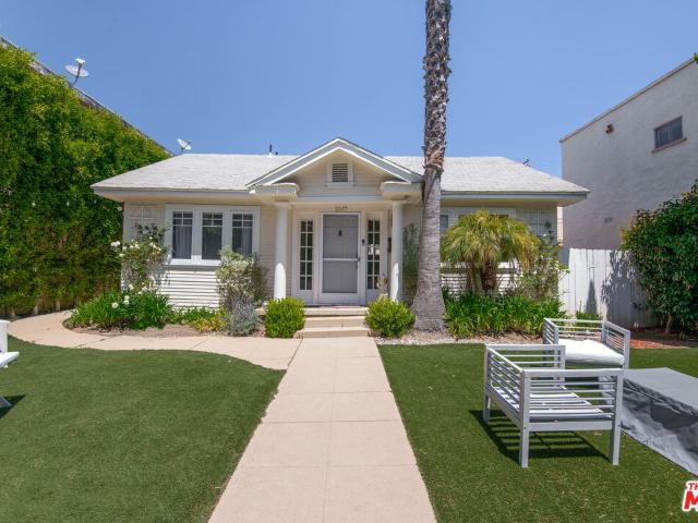 1047 9th St, Santa Monica, CA 90403 | MLS #26666 | Compass