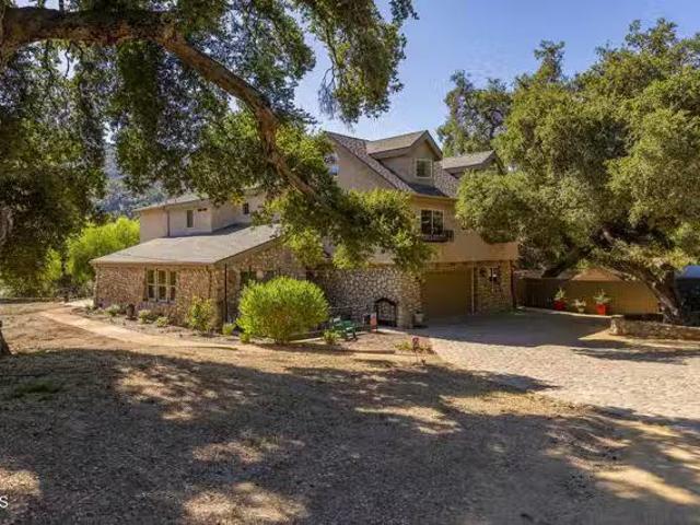 10484 CREEK RD, OAK VIEW, CA 93022 Single Family Residence For.