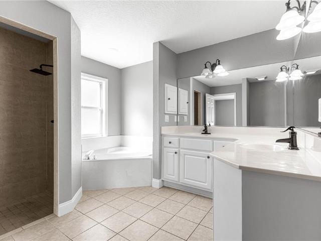 10485 SE 42nd Ct, Belleview, FL 34420 | MLS #OM720664