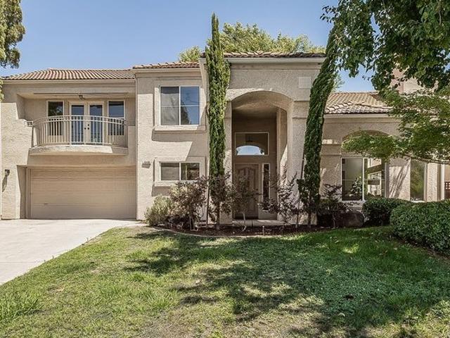 10486 N Doheny Dr, Fresno, CA 93730
