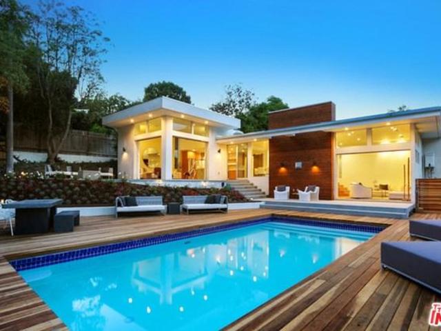 10486 Sandal Ln, Los Angeles, CA 90077
