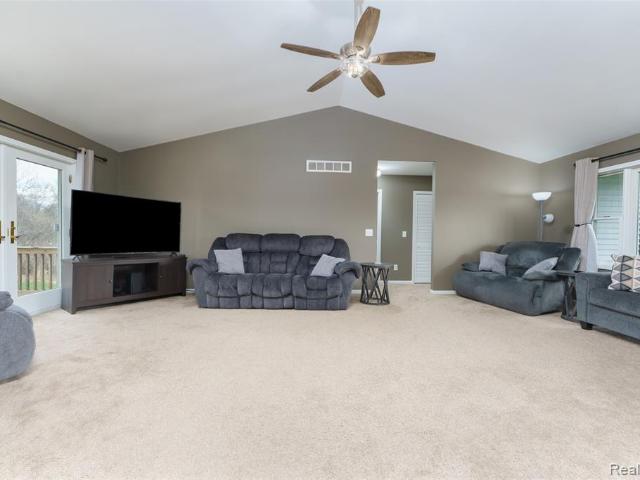 10488 W Grand River Road