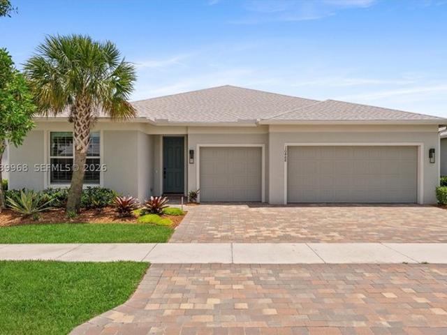 10488 SW Red Maple Way, Port Saint Lucie, FL 34987