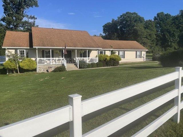 1048 Old Grandview Rd, Beaver, WV 25813