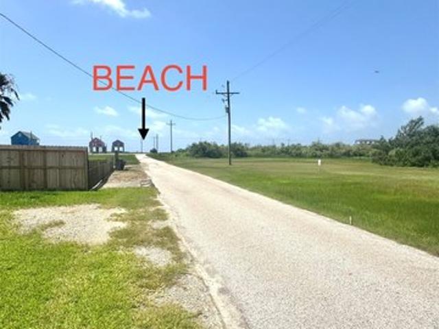 1048 Blacks Slip, Gilchrist, TX 77617