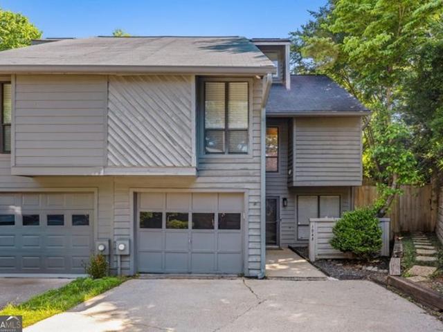 1048 Creatwood Cir SE, Smyrna, GA 30080