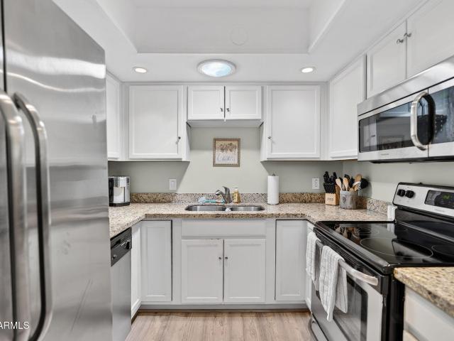 1048 e pueblo road