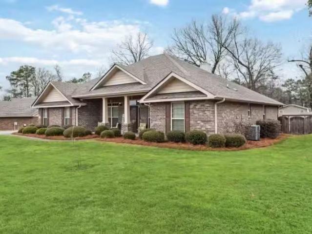 1048 HIDDEN FOREST DR, MONTEVALLO, AL 35115 Single Family Resi.