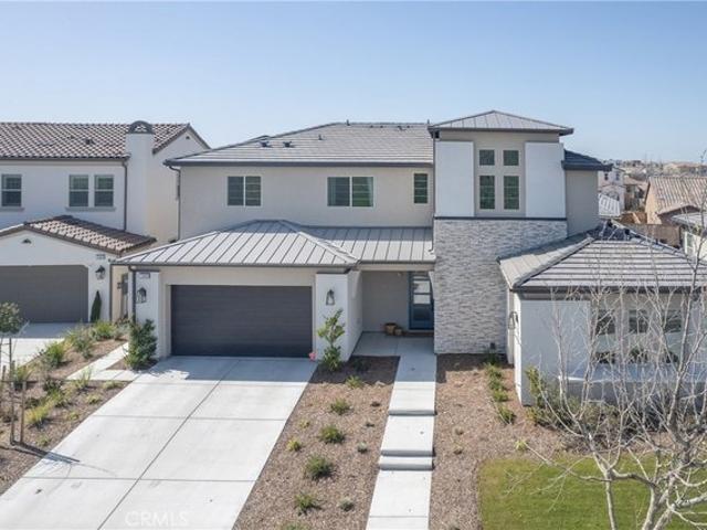 1048 Treasure Hills Dr, Madera, CA 93636