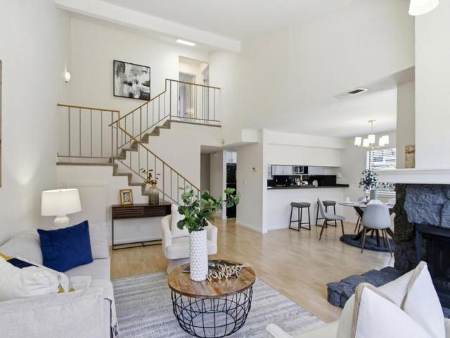 1048 Villa Maria Court