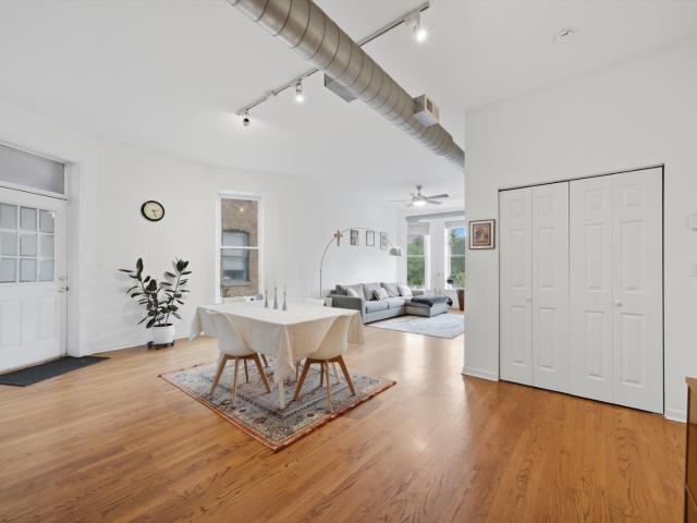 1048 W Foster Avenue # E