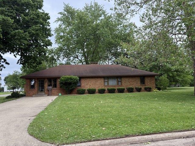 1048 Warren St, Henry, IL 61537
