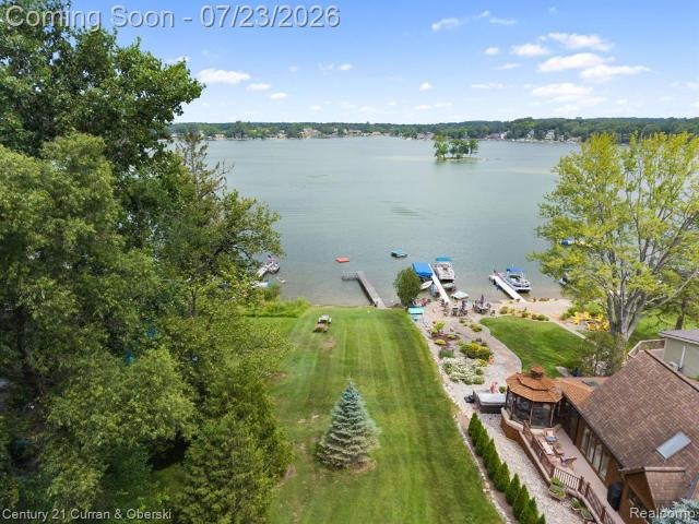 10492 Lake Shore Drive