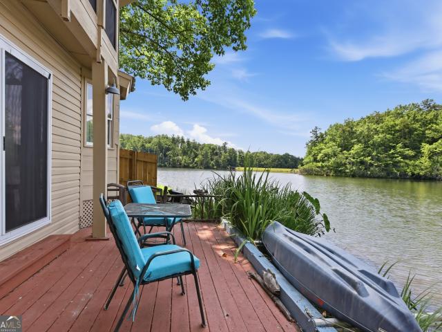 1049 Mountain Shadows Drive