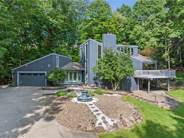 1049 N Medina Line Road