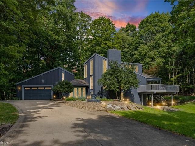 1049 N Medina Line Rd, Akron, OH 44333