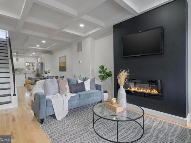 1049 N Milton Ave, Baltimore, MD 21205