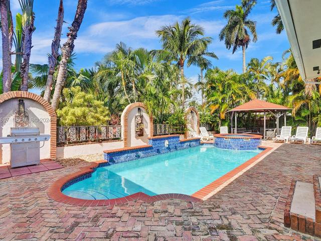 1049 N Southlake Dr, Hollywood, FL 33019 | MLS #A11333 | Compass