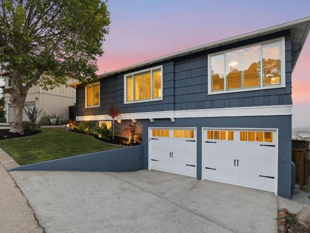 1049 Buckland Avenue