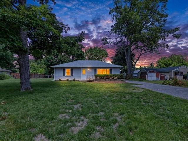 1049 Bloomfield Ave, Plainwell, MI 49080