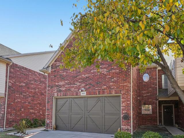 1049 Colonial Drive