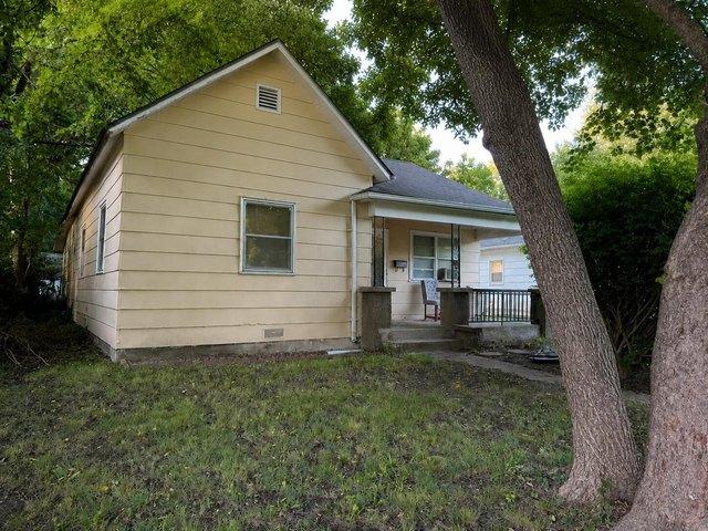 1049 E Pacific St, Springfield, MO 65803
