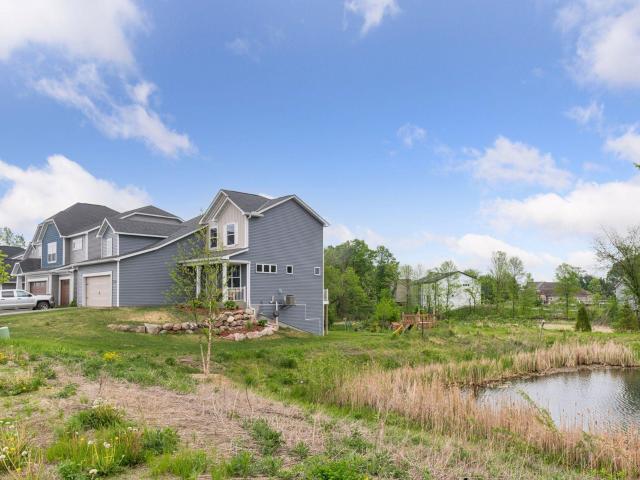1049 Fabel Lane
